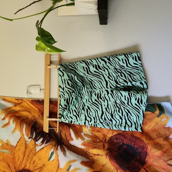 Fabletics | Shorts | Fabletics Ultracool Womens Striped S Biker Shorts ...